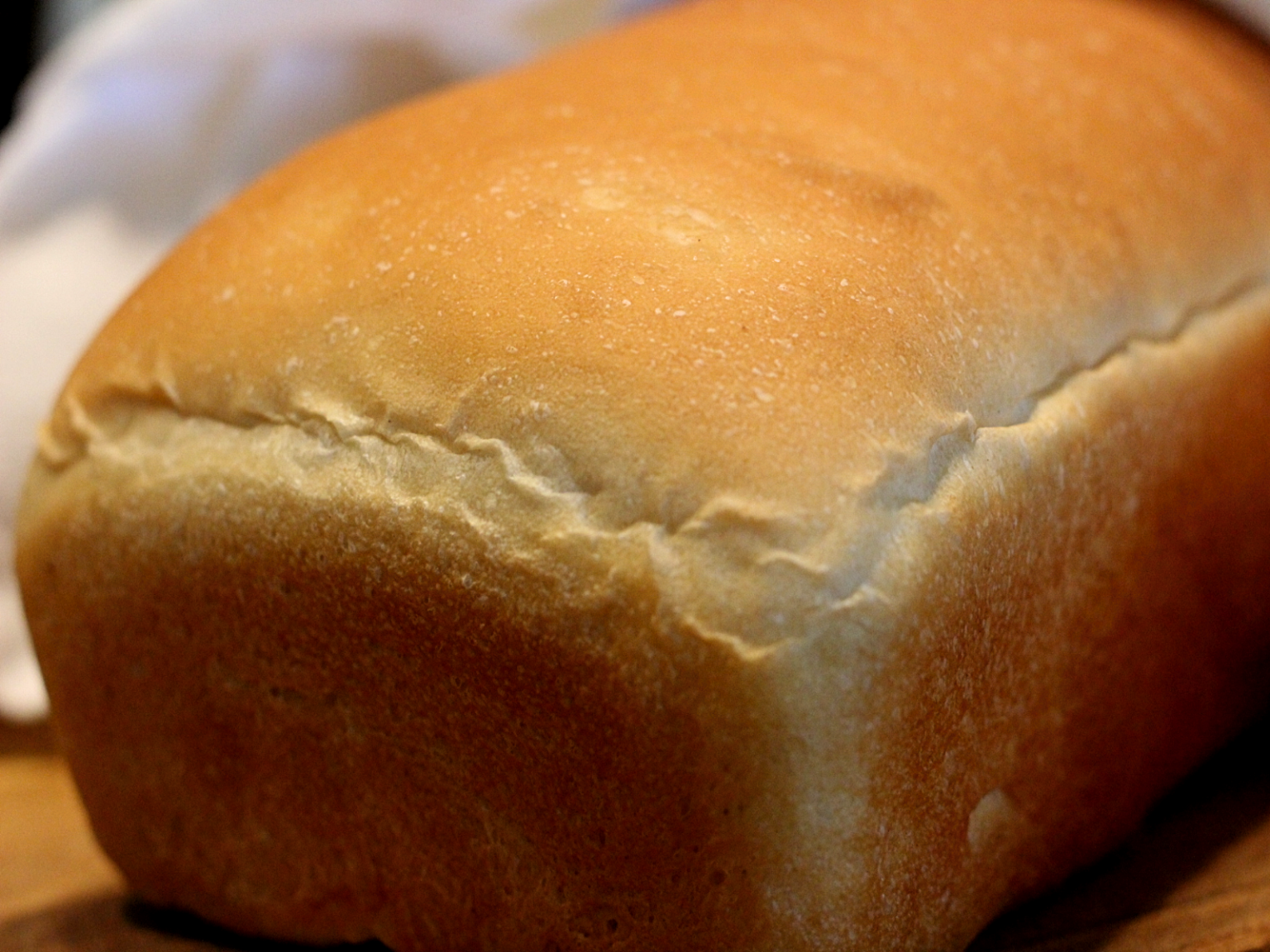 Perfect homemade sandwich bread recipe: Soft and fluffy loaf - Dani's ...